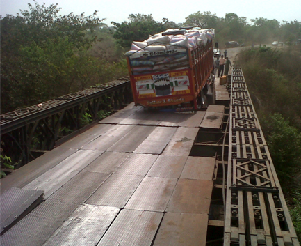 Kwara begins repair of collapsed Moro Bridge | Premium Times Nigeria