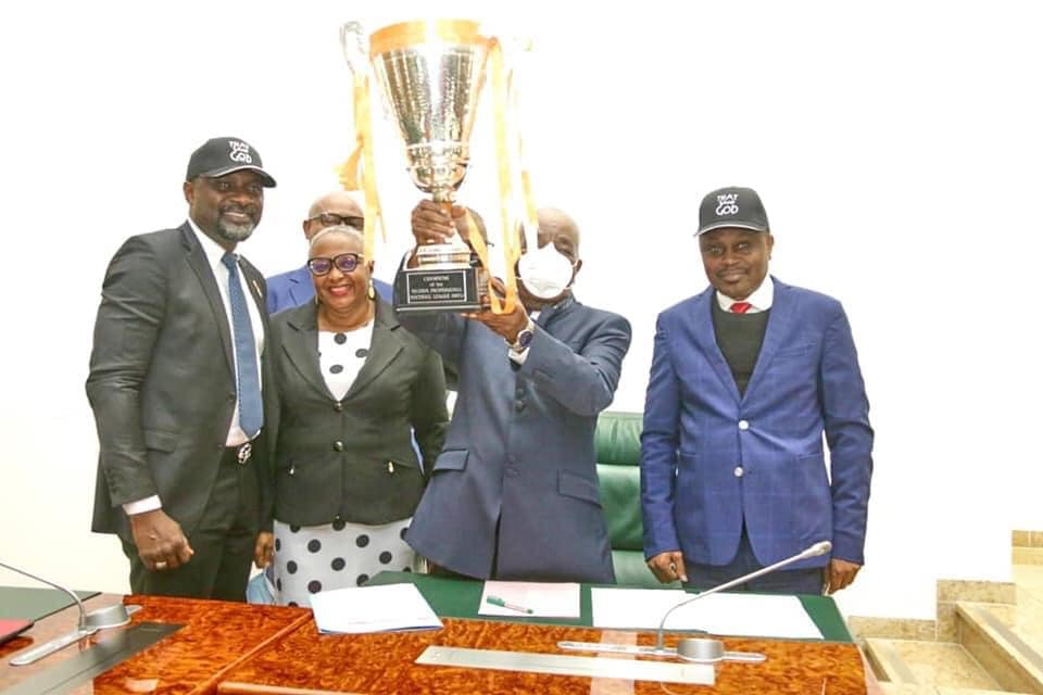 Photo story: Governor Emmanuel receives trophy won by Akwa United