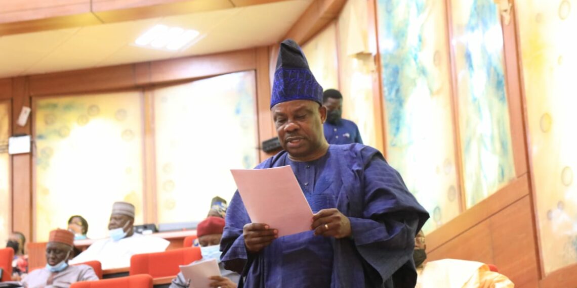2023: Ex-Governor Amosun announces intention to declare for President