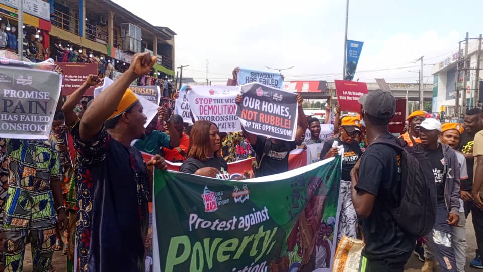 UPDATED: Protesters march against Lagos govt in Ikeja over Oworonshoki ...